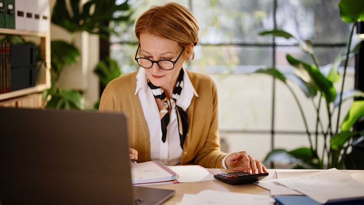 AI-Powered Labor Cost Forecasting For Workforce Analytics - myshyft.com
