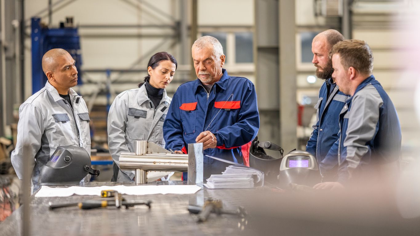 Mastering Average Handle Time: Operational Metrics For Shift Excellence ...